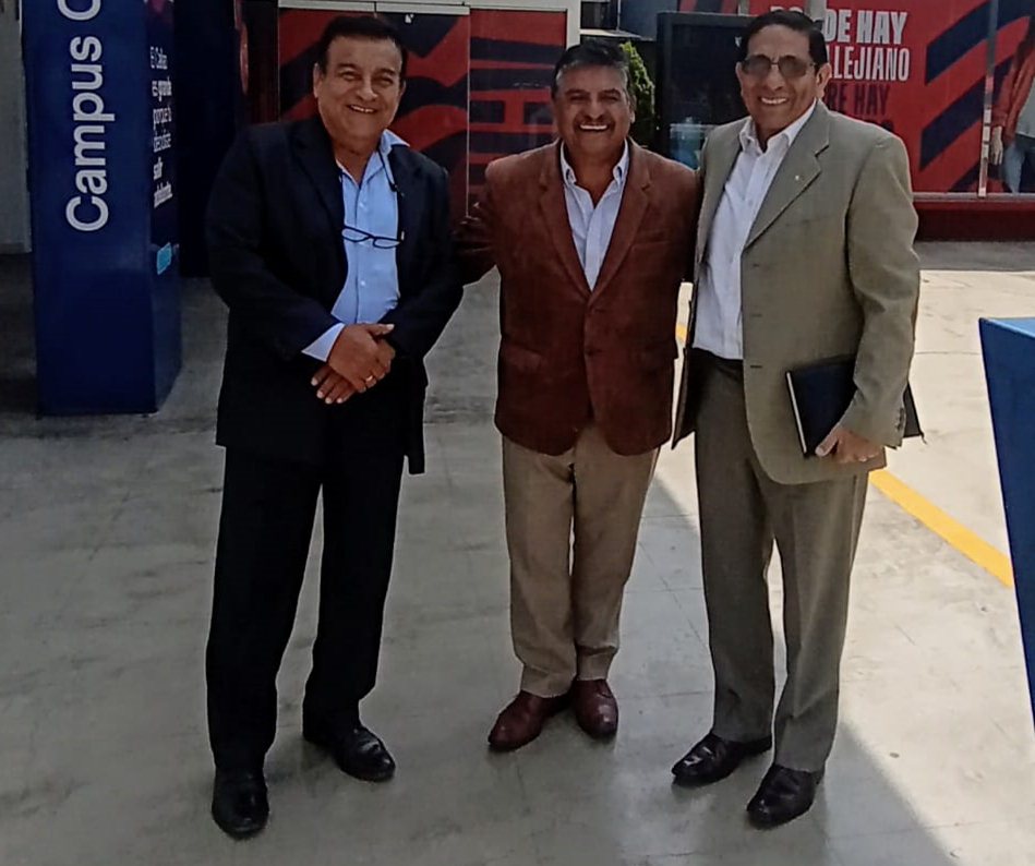 Visita y reunión de trabajo de delegación de la fundación con el Director General de la ...